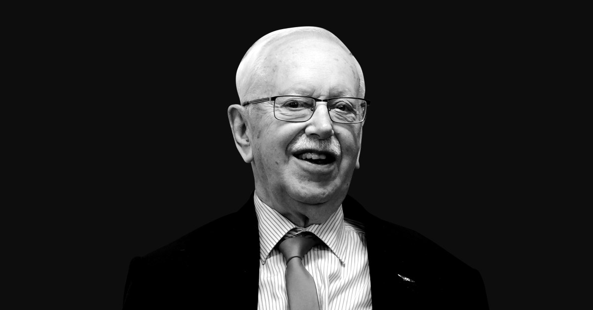 Died: Stuart King, a Pilot Who Survived D-Day to Help Found Mission ...