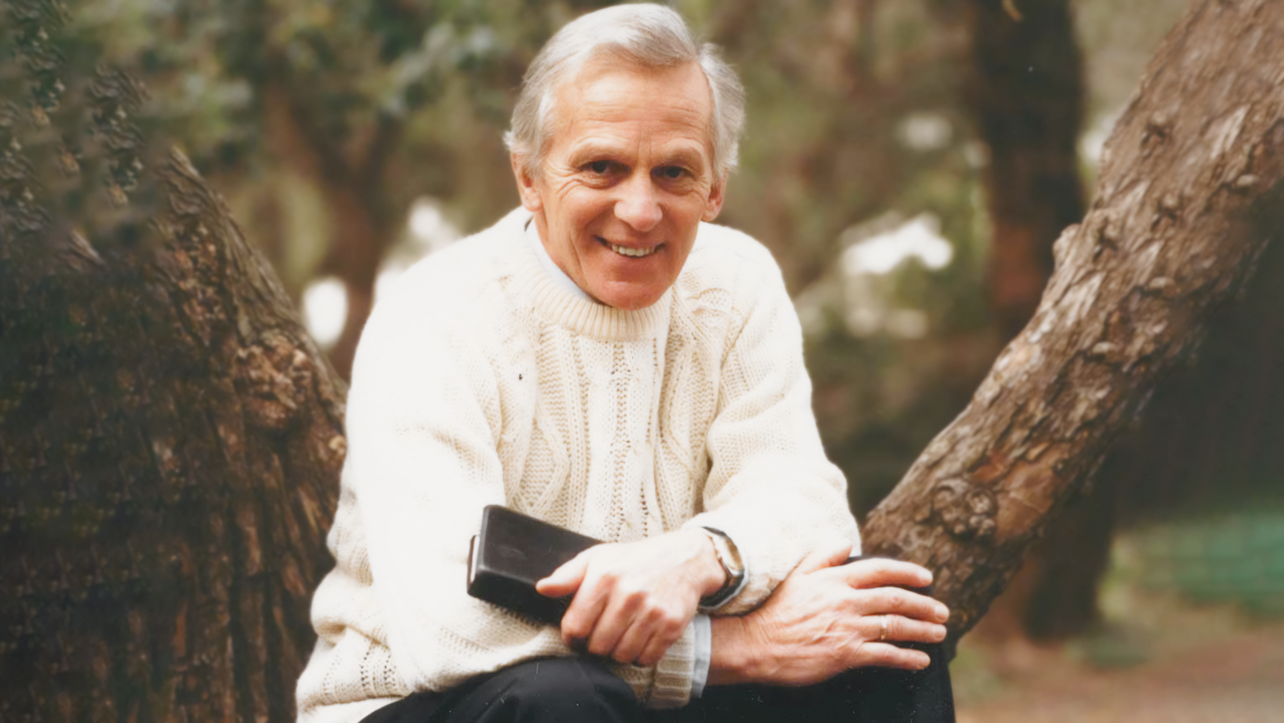 The Light Force of God’s Smuggler: Arab Christians Mourn Brother Andrew ...