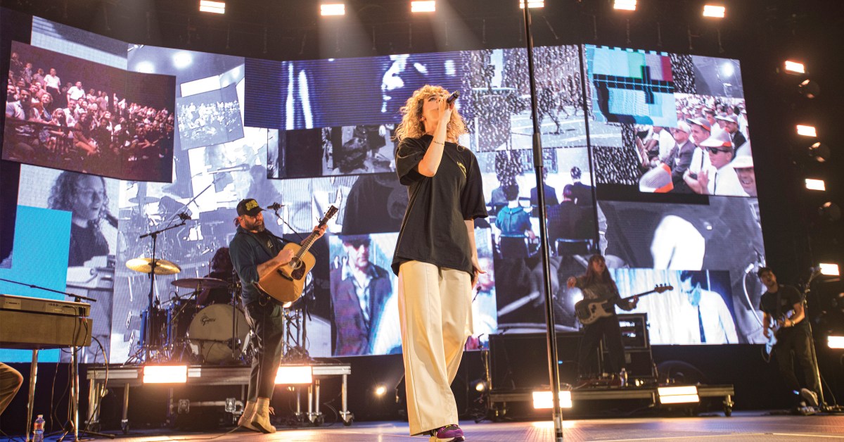 Where Worship Doesn’t Translate - Christianity Today